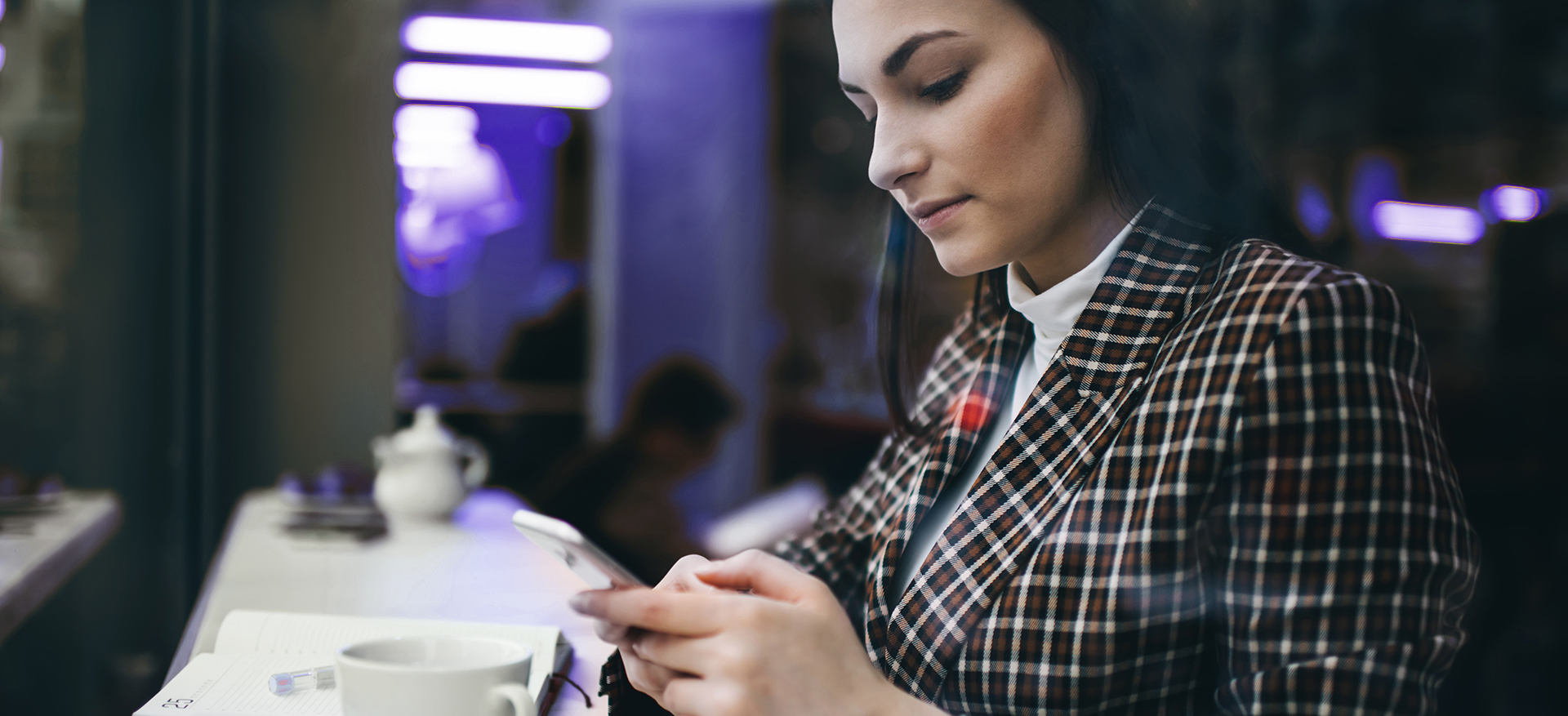 Understanding the Benefits of Cyan Light in LED Technology - BUCK