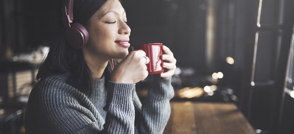 THE PSYCHOLOGY OF LIGHT: HOW DOES LIGHT AFFECTS OUR MOOD AND BEHAVIOR ...